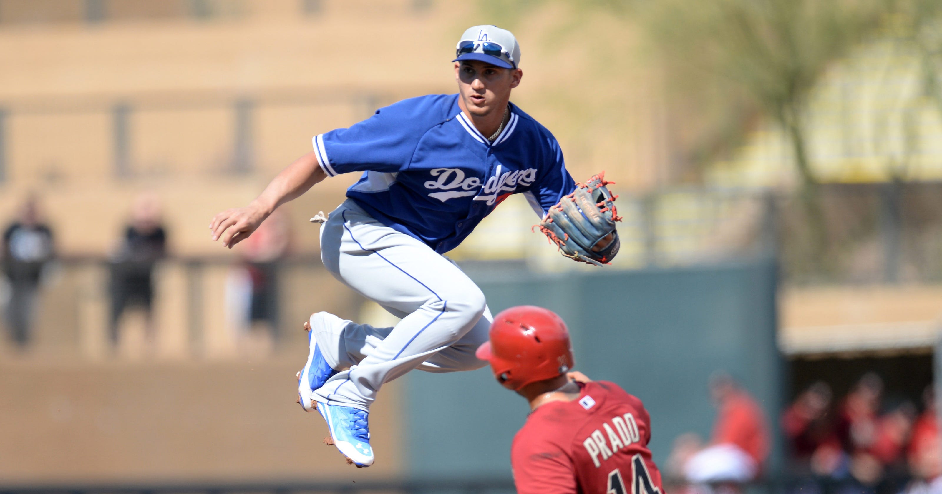 Dodgers stress patience after Alex Guerrero's debut at second
