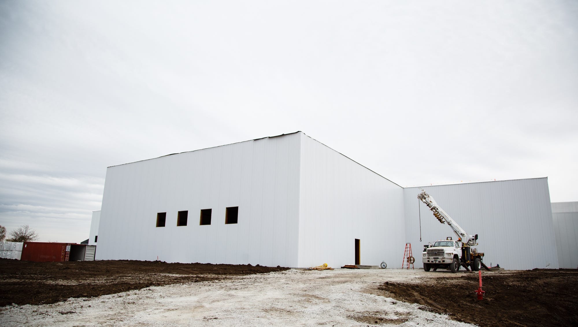 Hy-Vee will build 3 fulfillment centers to meet online ordering demand