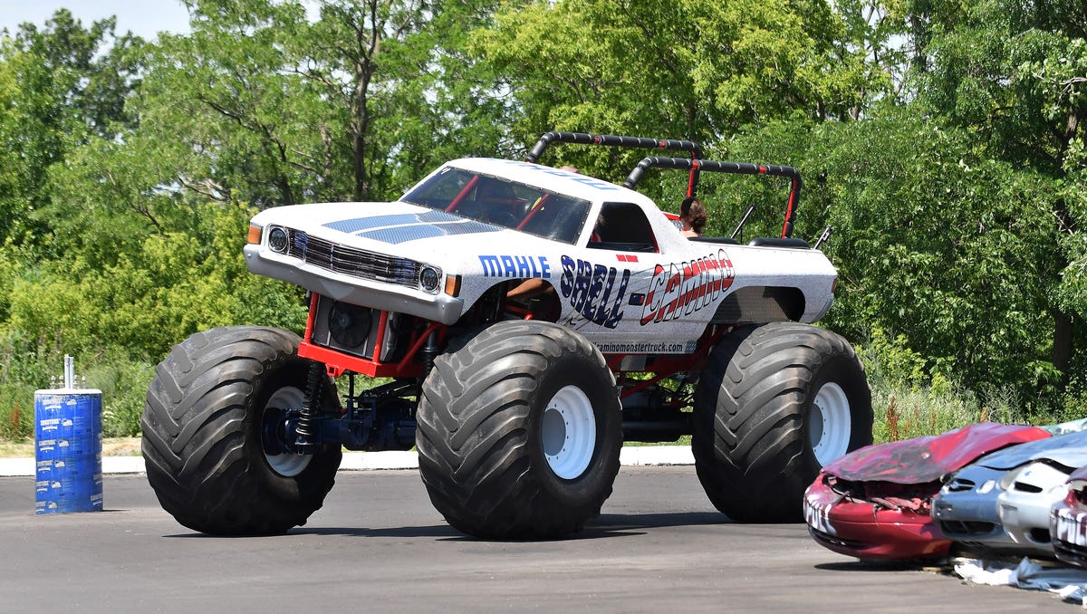 Stars and Stripes Festival at the Suburban Collection Showcase