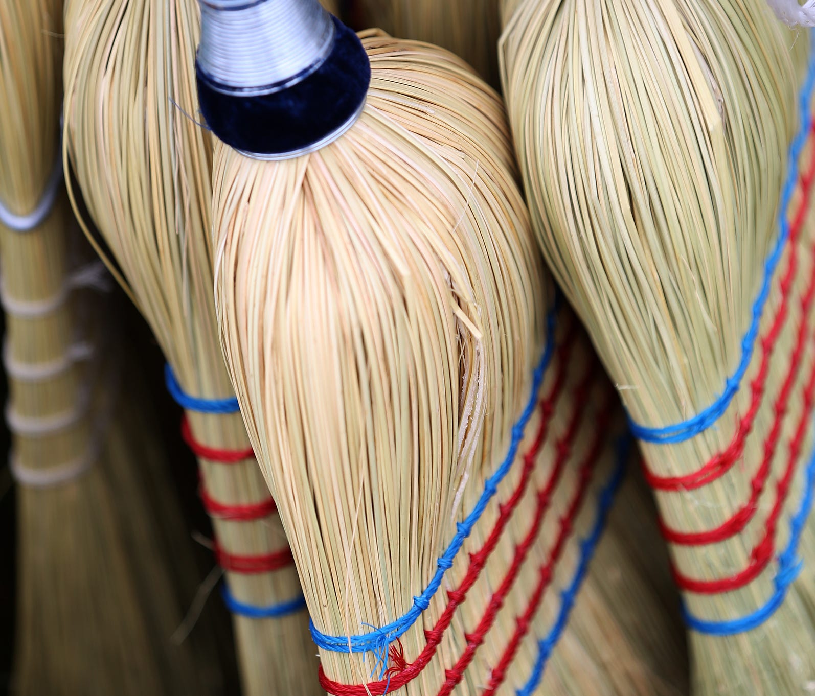 Indianapolis post office boots blind 'Broom Guy' after 60 years ...