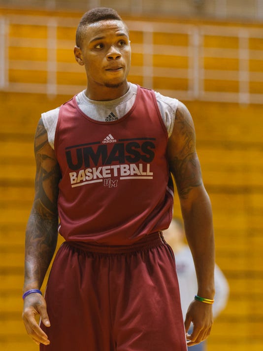 UMass' Derrick Gordon nets 17 in first game since he came out as gay