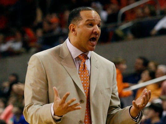 Auburn fires fourth-year basketball coach Tony Barbee