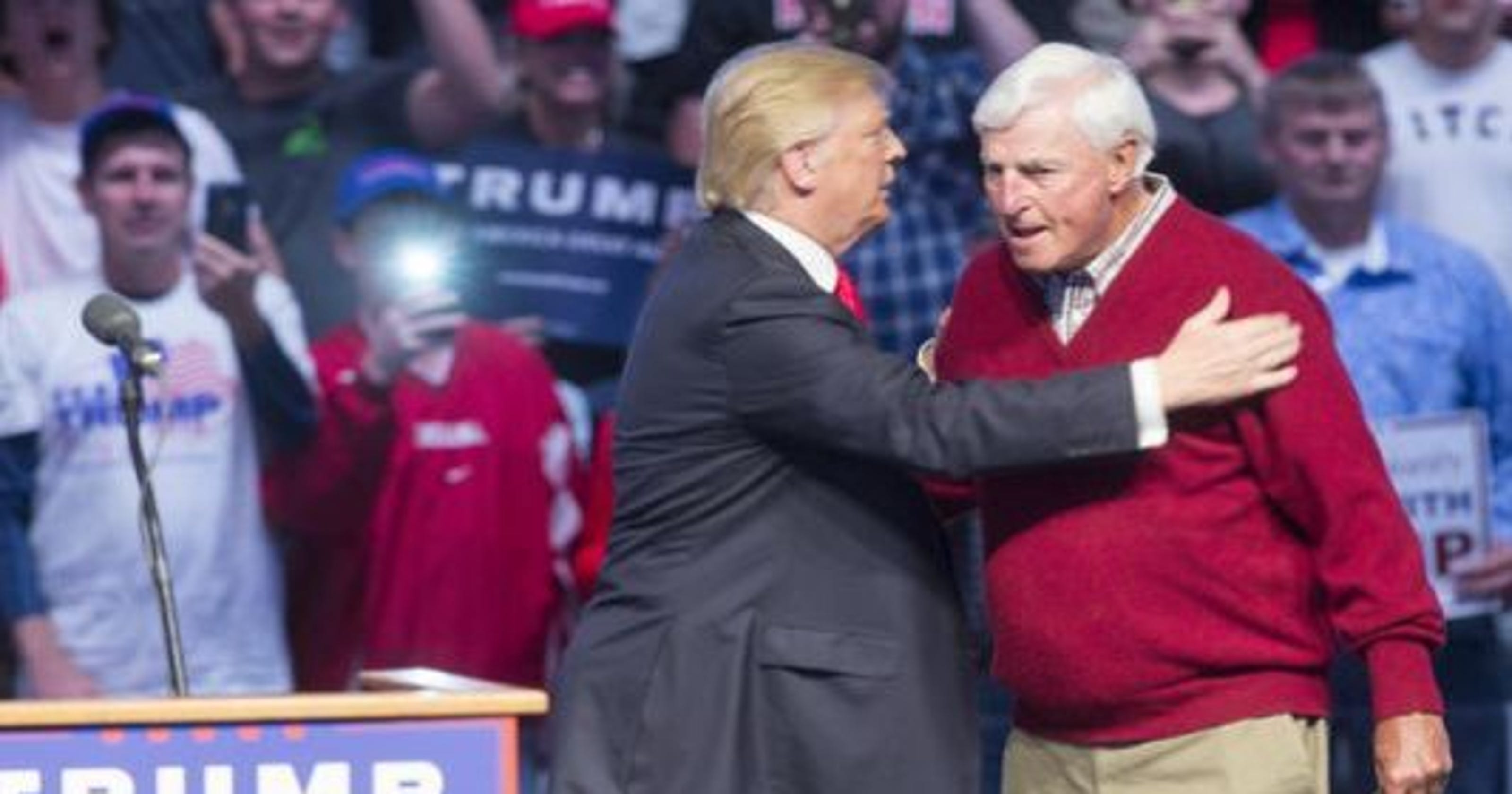 Bob Knight interrupts Donald Trump at rallies — twice