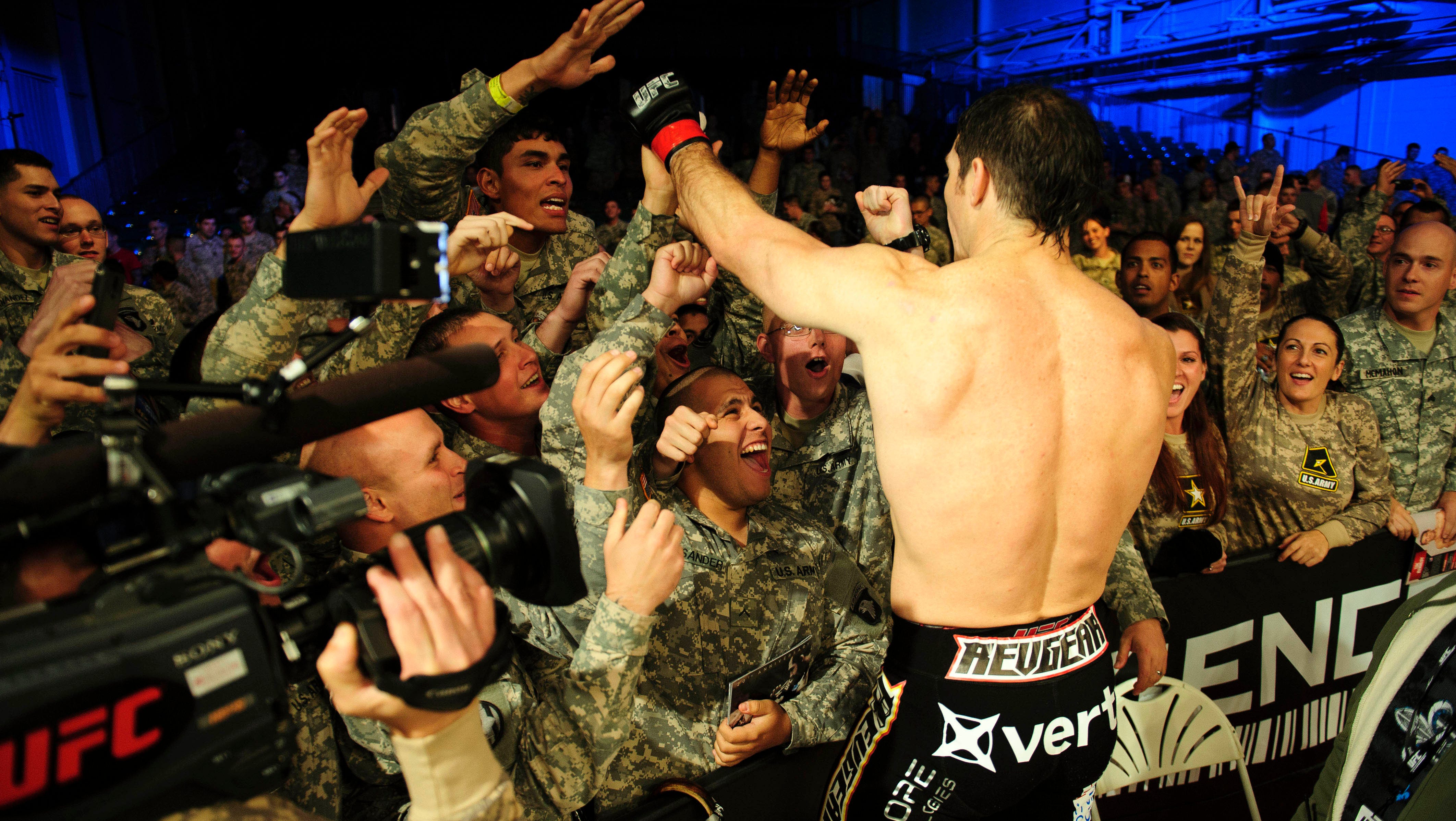 Tim Kennedy scores KO for military 'heroes'