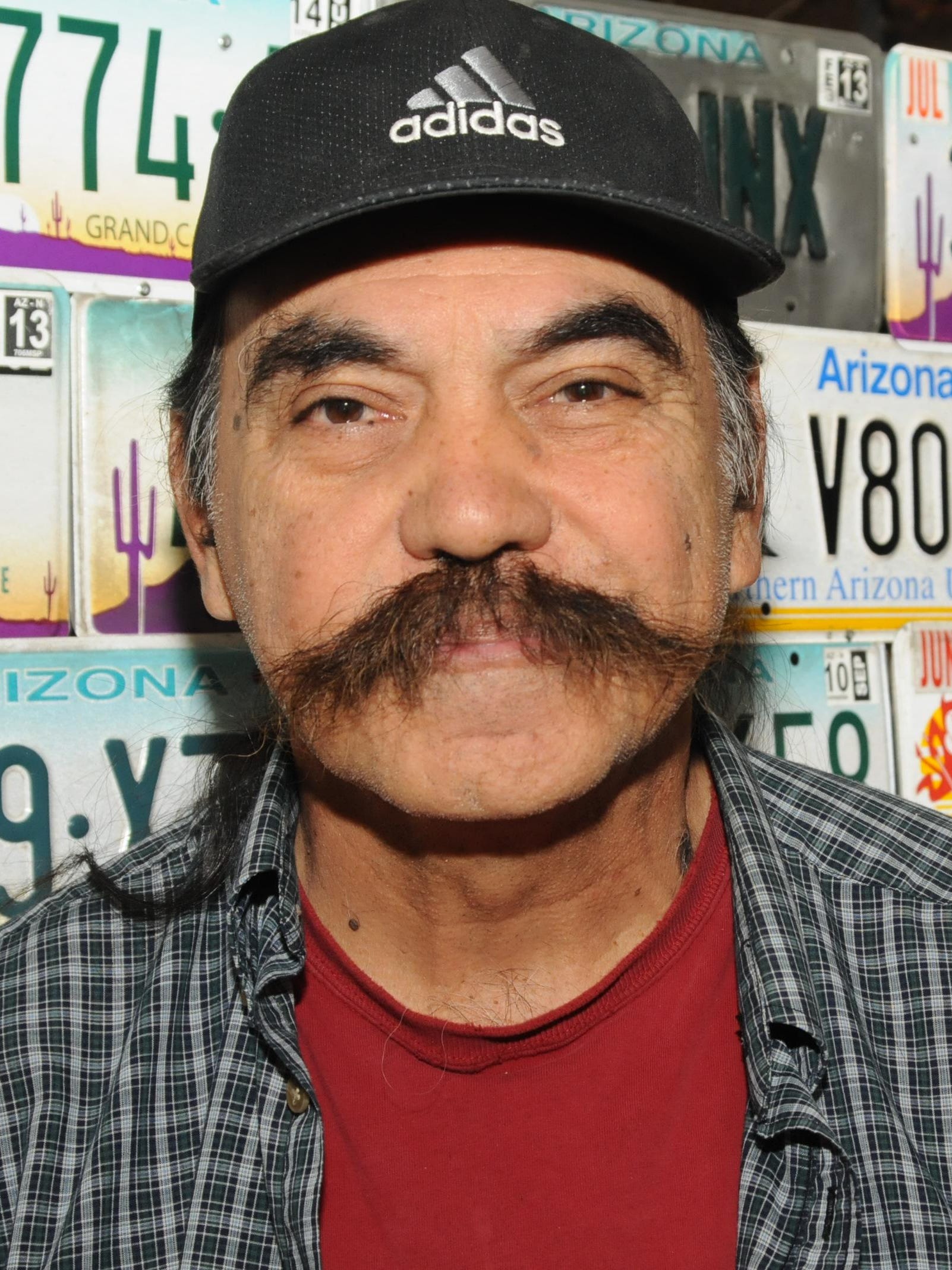 José Benavides y su mundo único en el arte