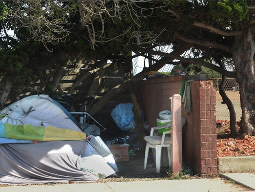 Beachside homeless encampments create dilemma for Oxnard