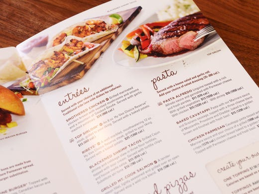 Hy-Vee goes after 'share of stomach'