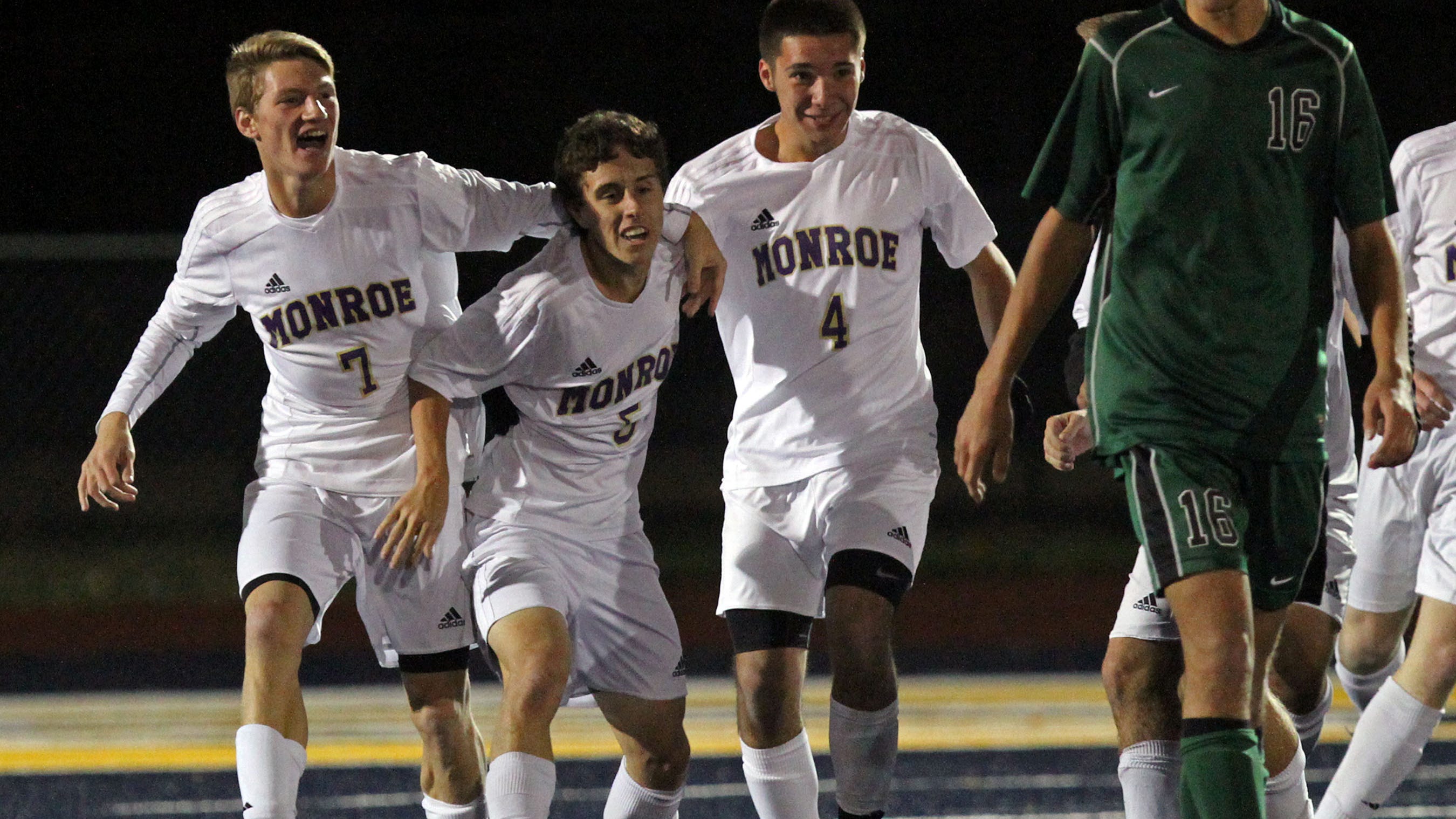 Durski's late clutch goal lifts Monroe boys soccer to GMC Tournament ...