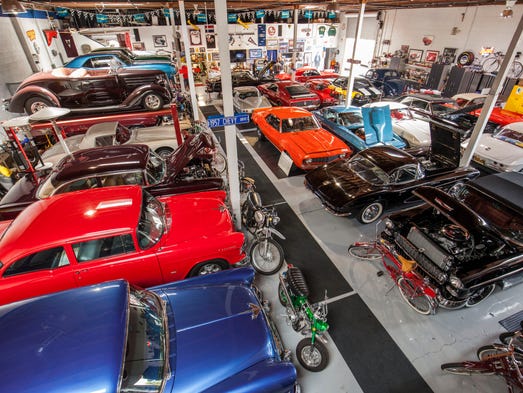 Reggie Jackson is auctioning off part of his car collection