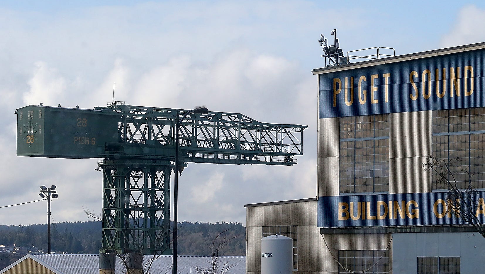 Bremerton's iconic crane preserved while others are torn down