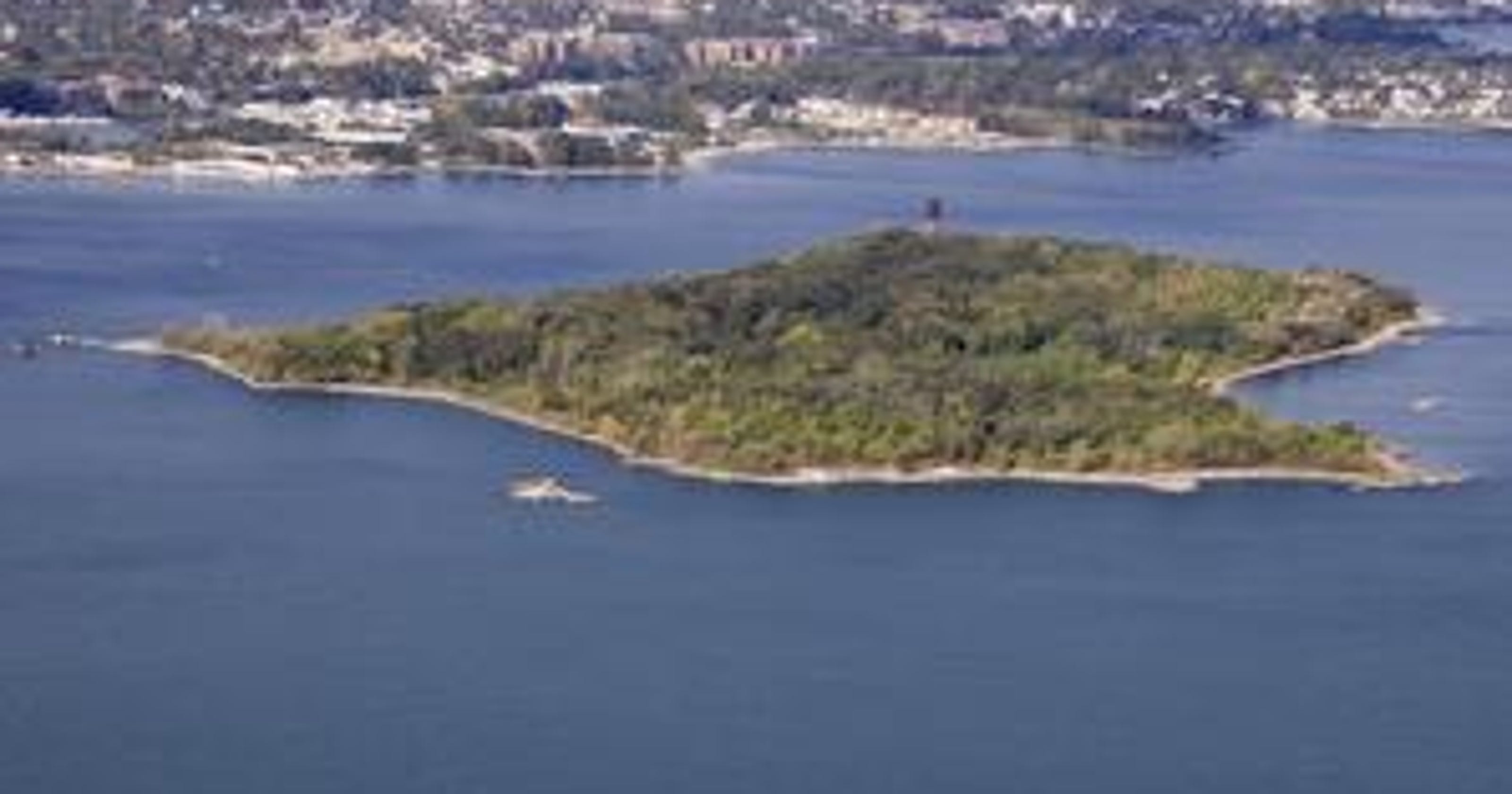 NYPD helicopter rescues boaters at Davids Island off New Rochelle