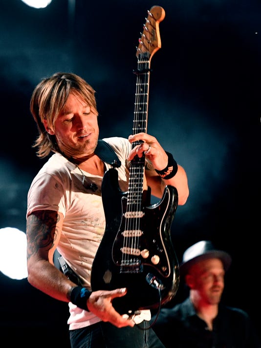 Keith Urban delivers hope through music