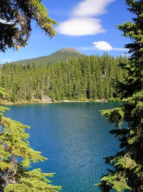 Lake bagging' challenges hikers to immerse themselves in Oregon waters