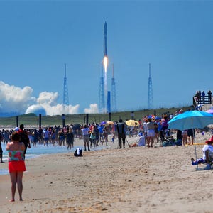 SpaceX targeting Thursday afternoon launch, landing