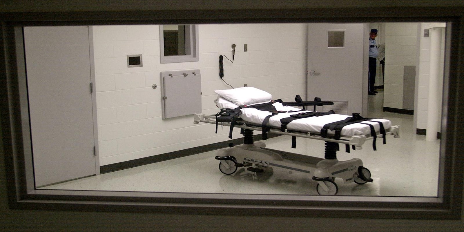 Death row inmate sues to stop new execution protocol