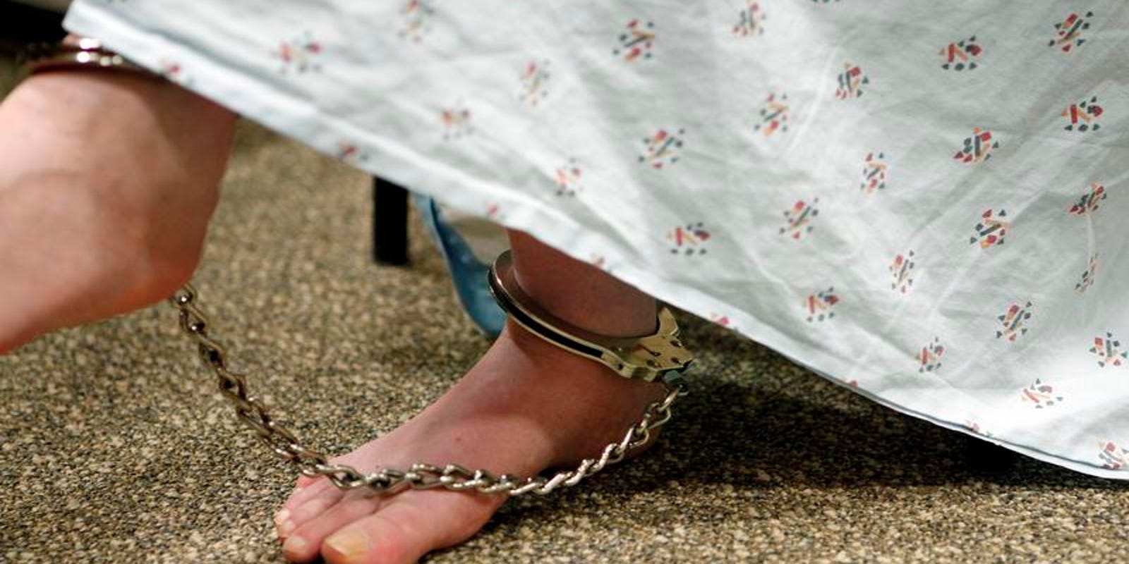 Iowa Senate OKs plans for rules restricting use of handcuffs on ...