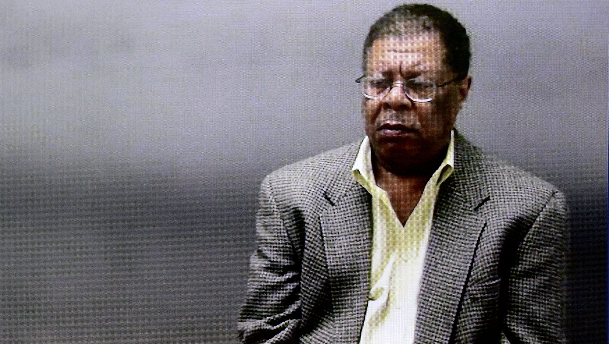 Dunnings' wife files for divorce