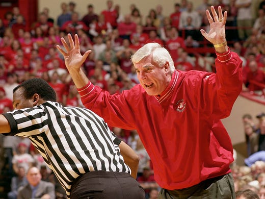 Bobby Knight 'not well,' longtime Indiana Hoosiers radio voice says