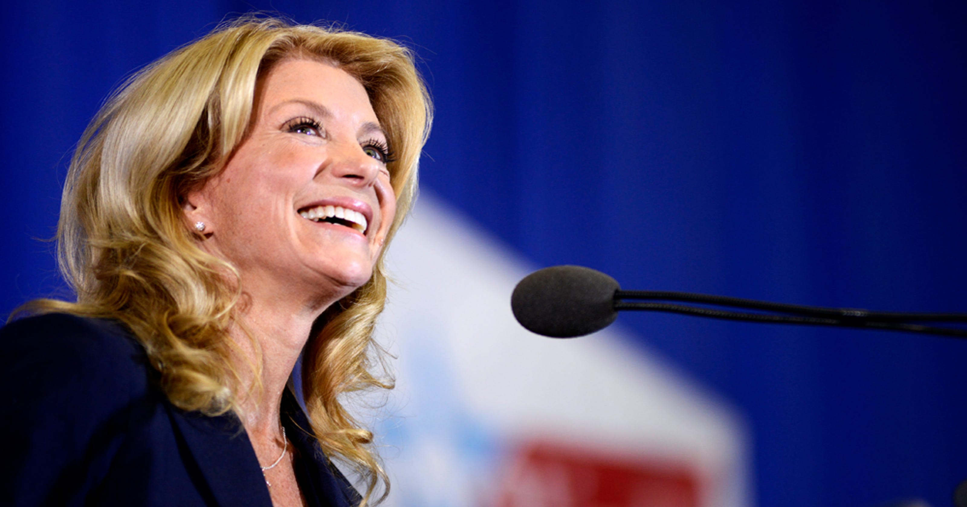 Wendy Davis taps veteran Dem strategist for campaign