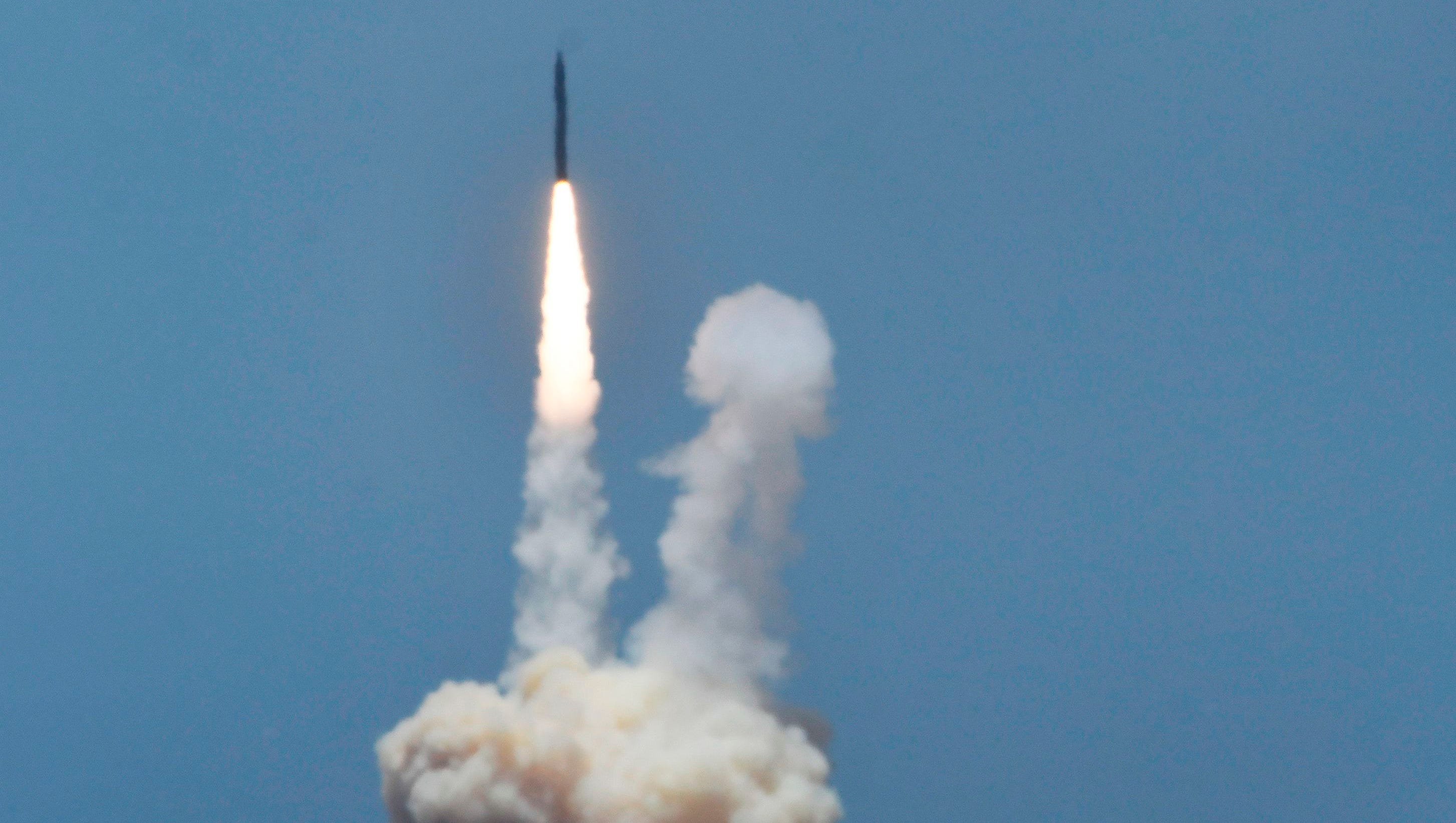 U.S. test-launches intercontinental ballistic missile from California