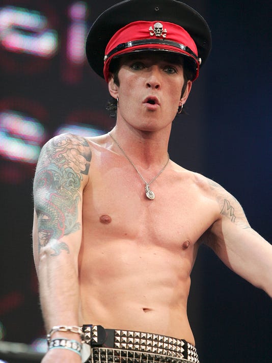 Weiland played 2 sold-out shows in Green Bay