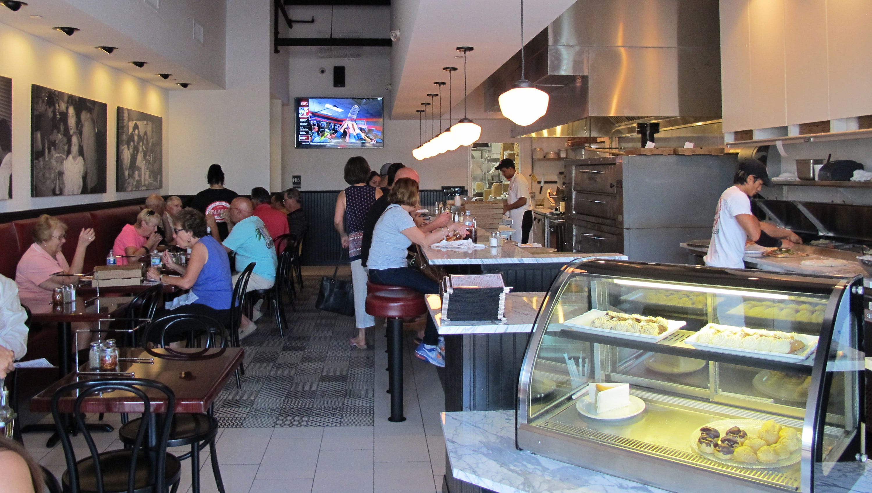 Review: New Palumbo's location tastes like tradition, and for cheap