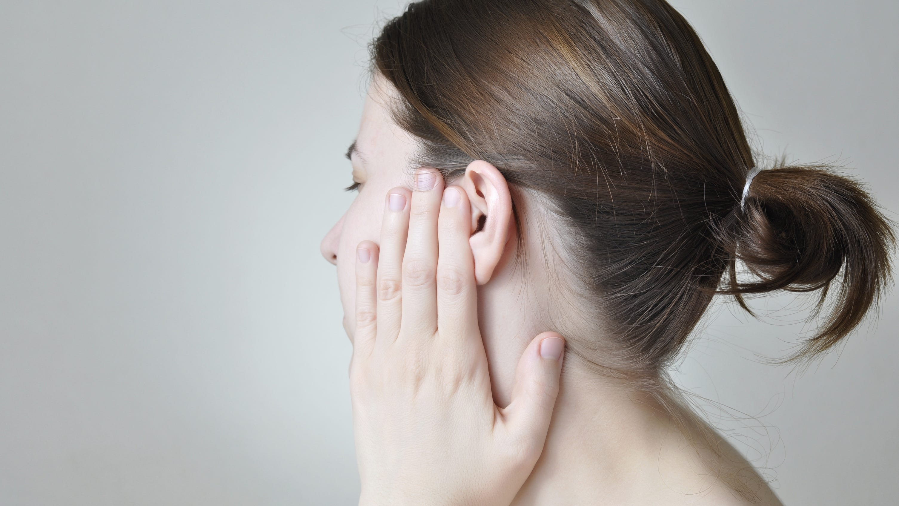 Audiologist says this is how you should make your ears pop during a flight