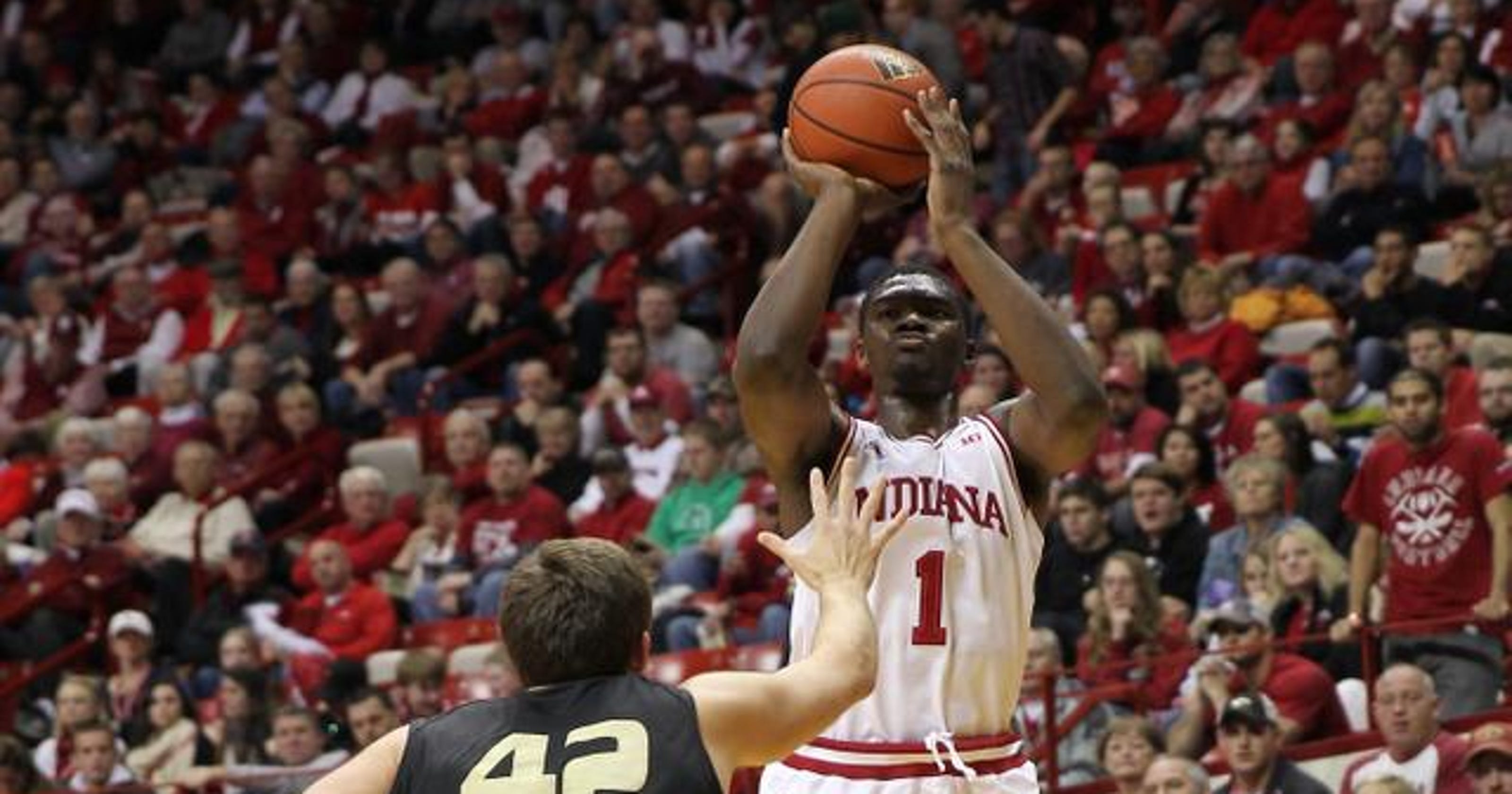 Indiana 81, Oakland 54 | Evan Gordon's career night paces Hoosiers