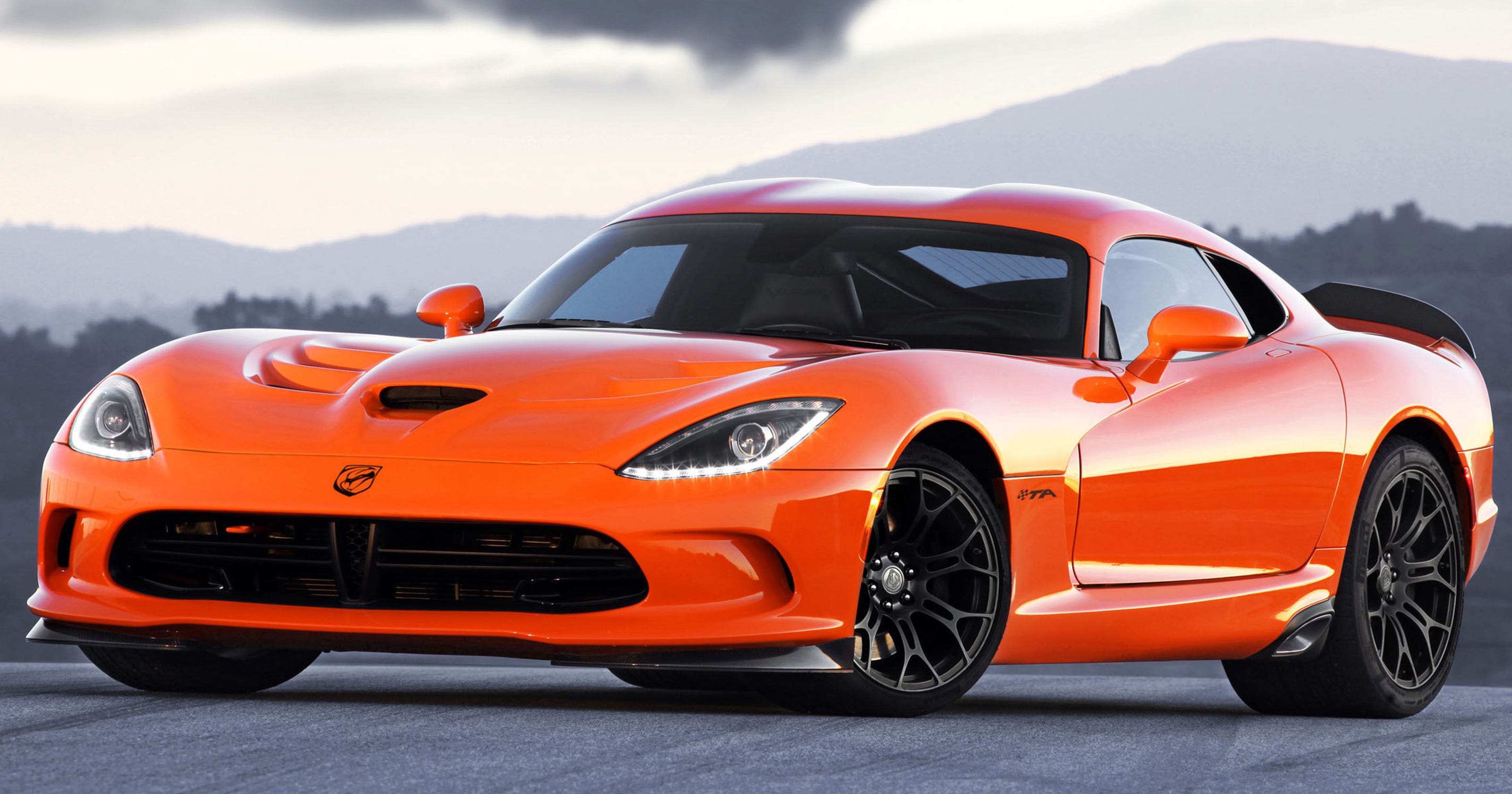 Viper supercar slithers home to Dodge