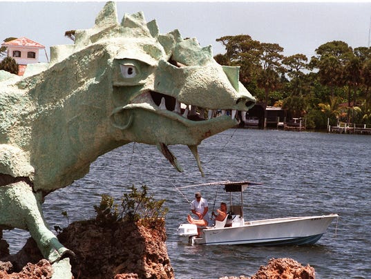Dragon Point Mansion [1188 x584] [OC] : r/AbandonedPorn