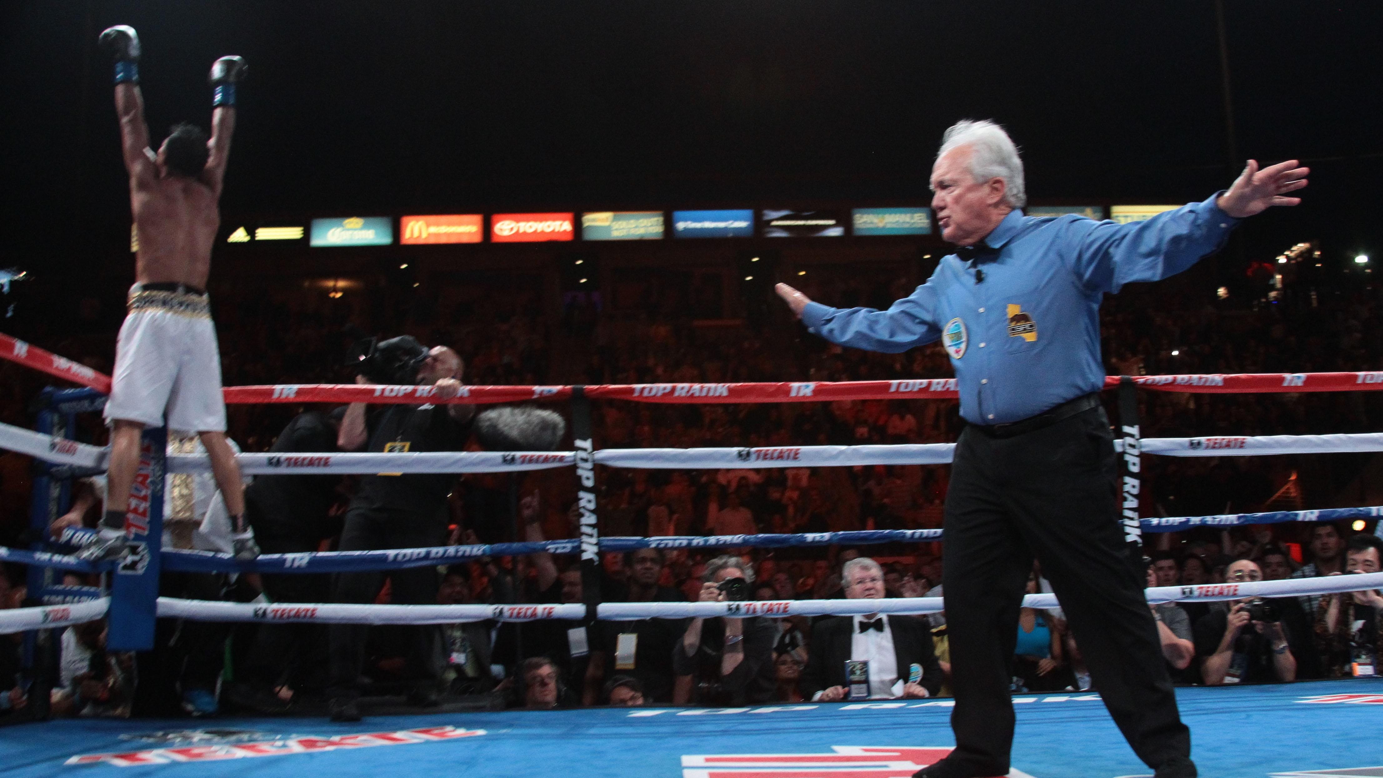 Boxer Timothy Bradley joins Pacquiao-Vargas broadcast team