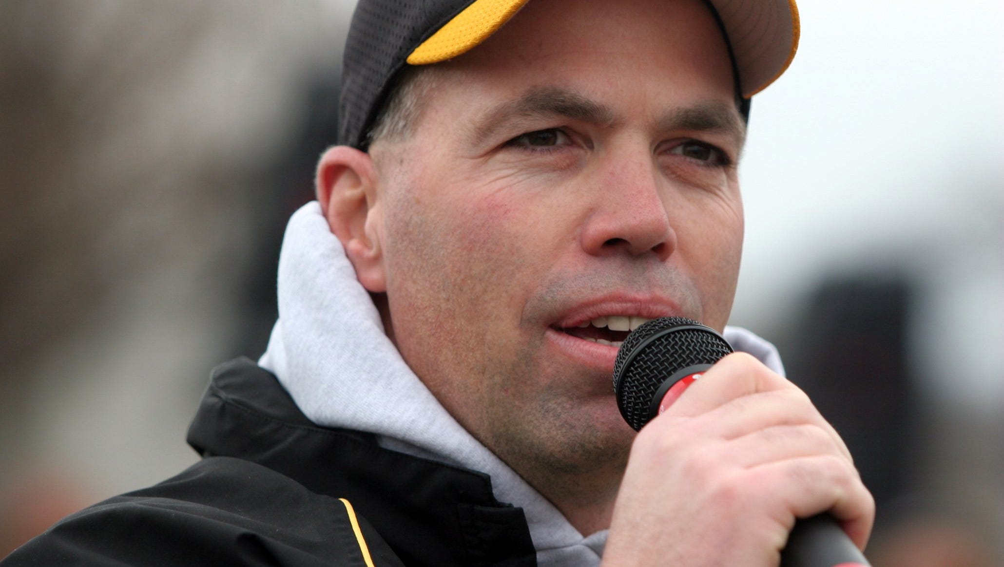 Bill Denny/Rutgers Football Letterwinners Chapter to honor scholar-athletes