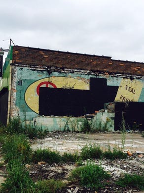 'Ghost signs' expose Detroit's faded history