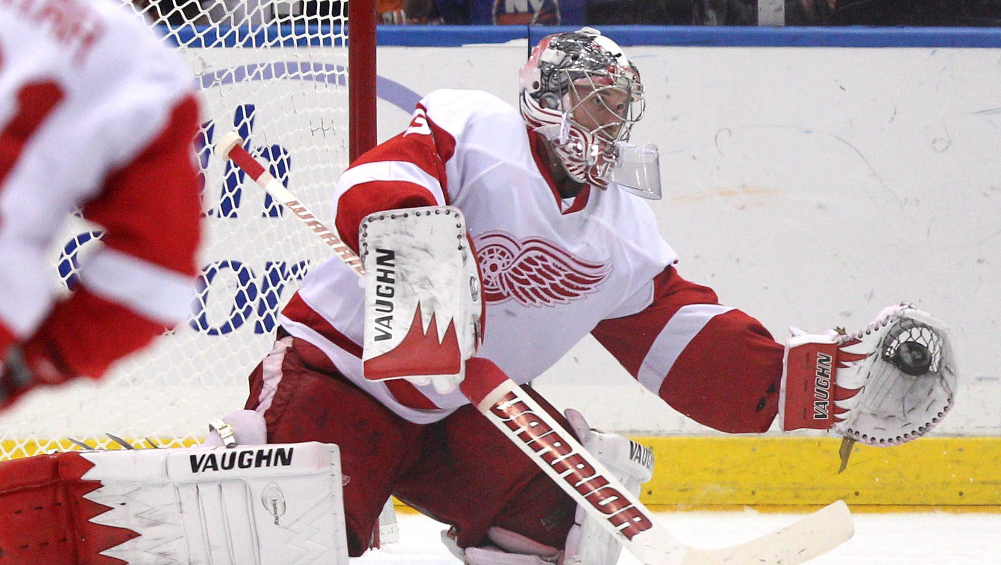 Jimmy Howard, Red Wings shut out Islanders
