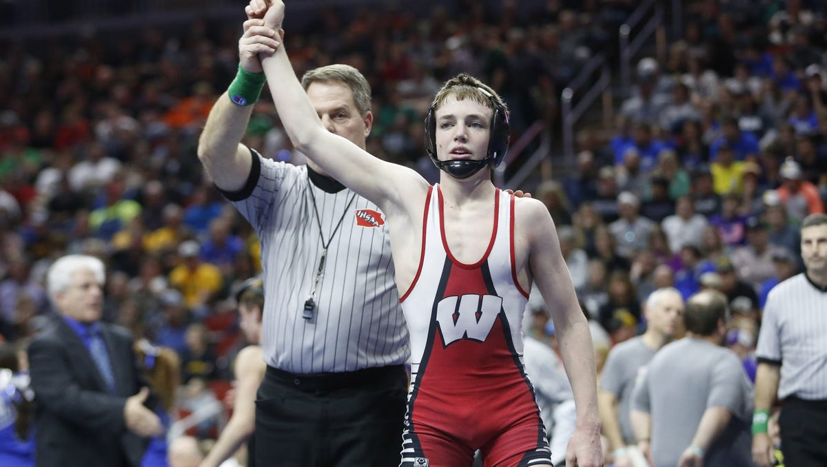 16 photos: Iowa state wrestling championships