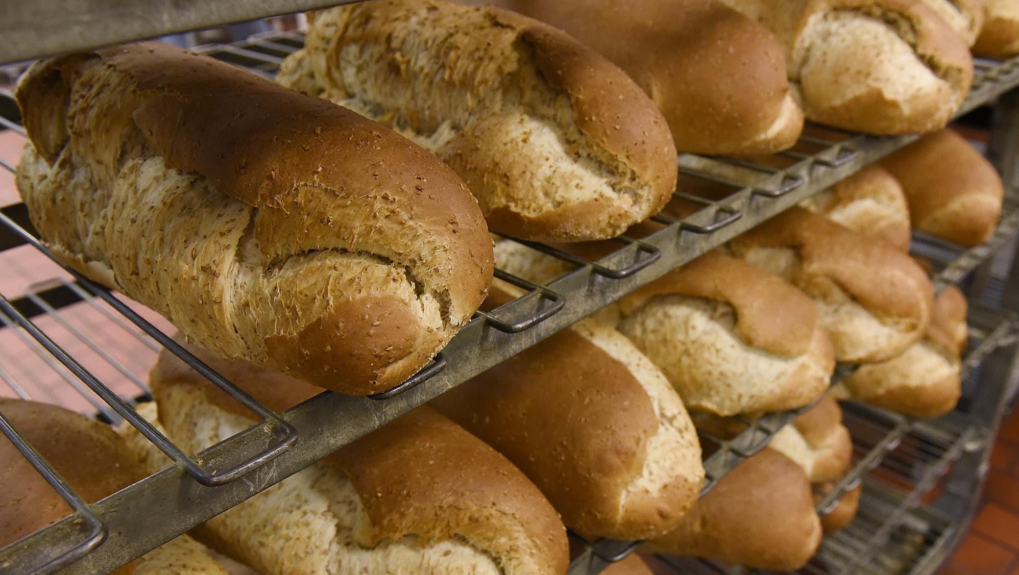 ESPN-featured Johnnie Bread popular at SJU homecoming