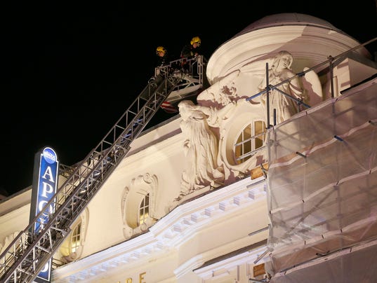 76 hurt in collapse of London theater ceiling