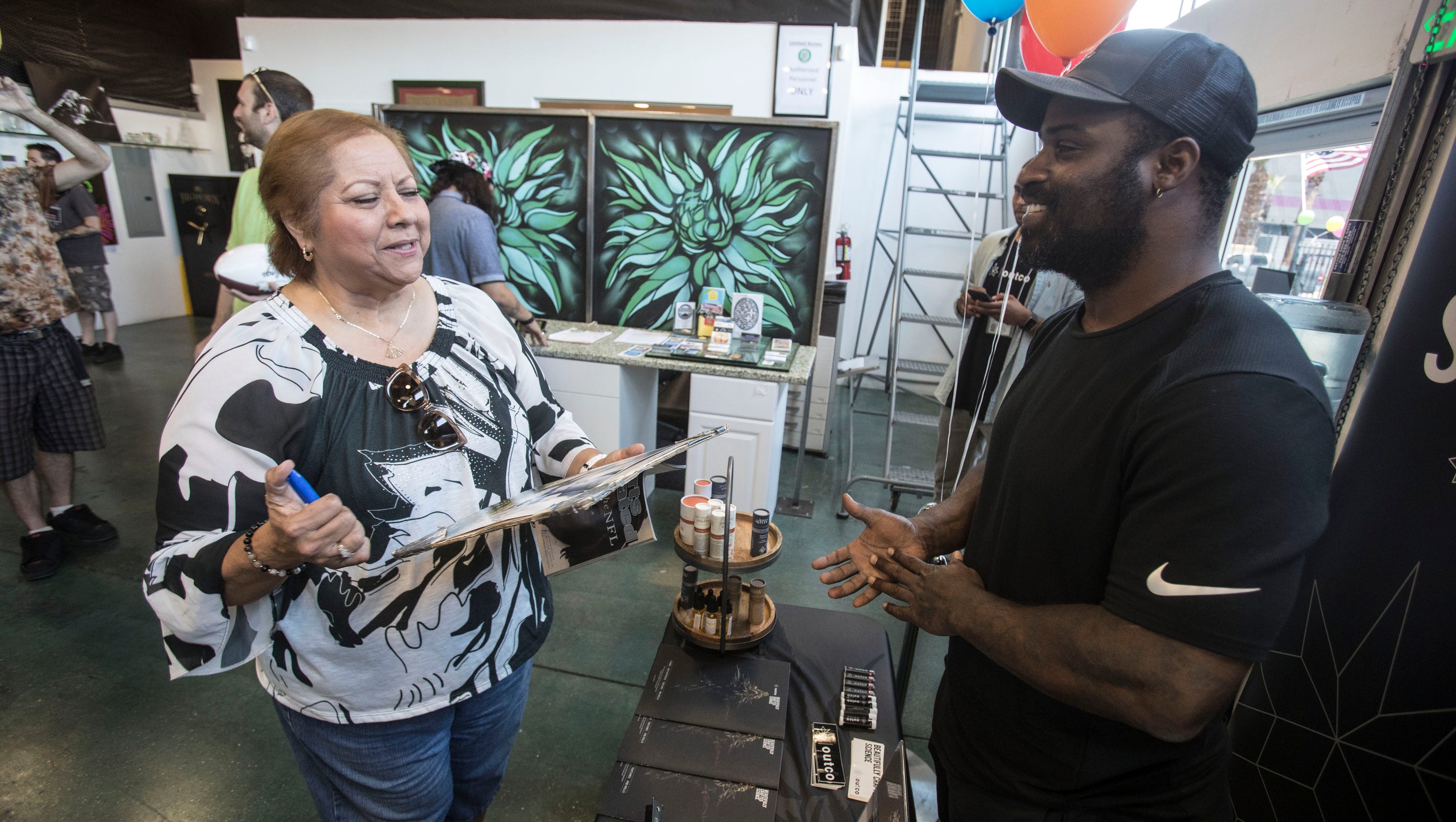 Ex-NFLer Ricky Williams promotes new marijuana products
