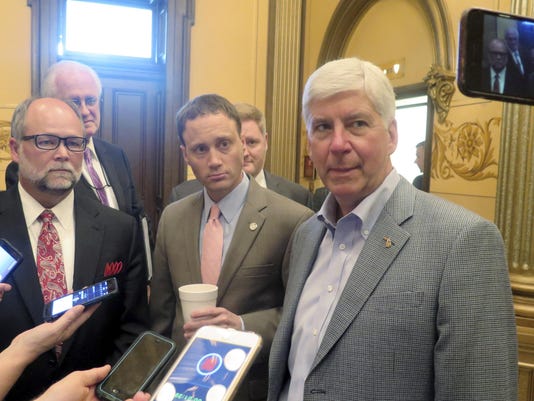 Minimum wage, paid sick leave showdown looms in lame-duck session