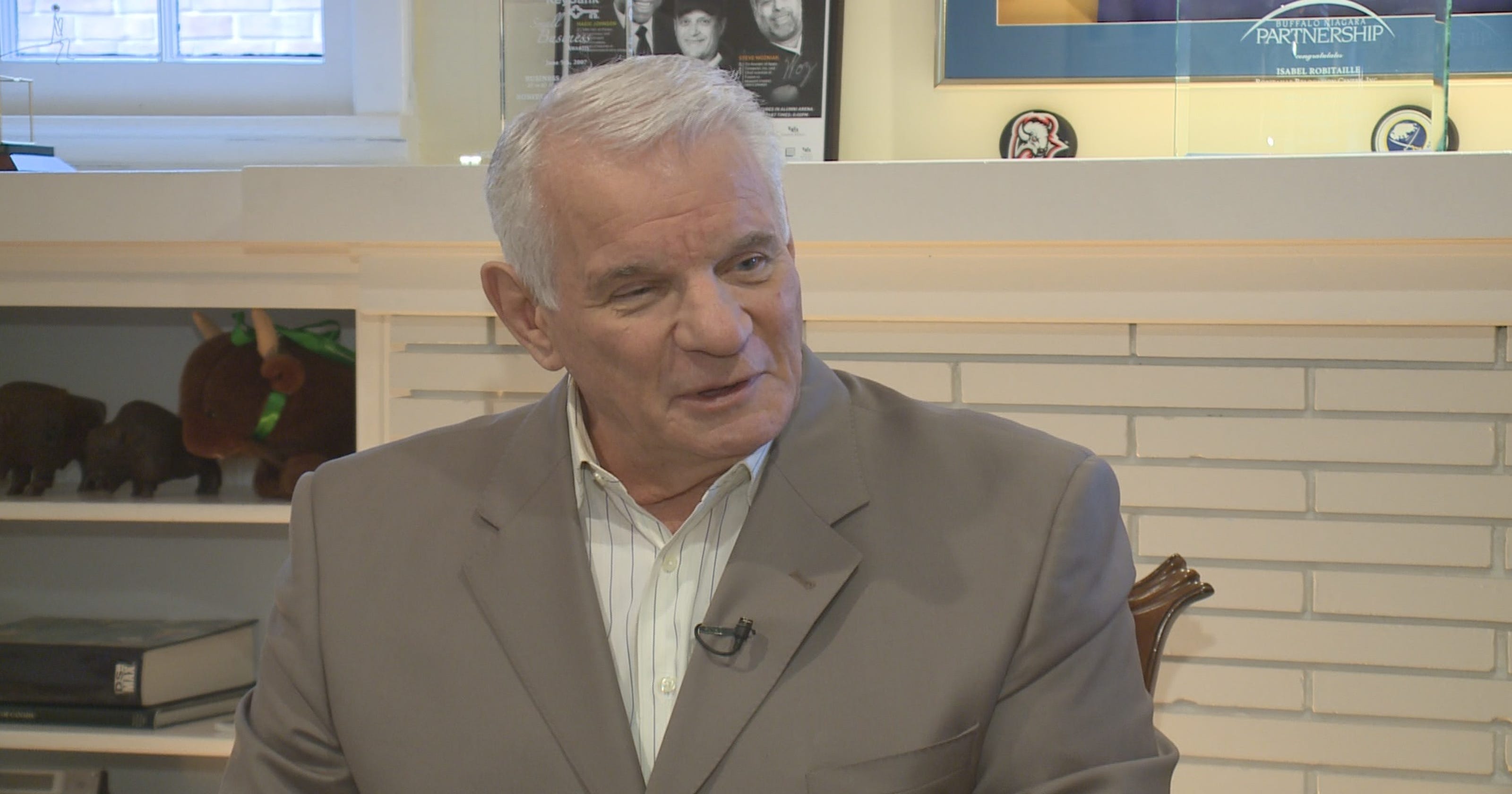 Ex-Sabre Mike Robitaille joins suit against NHL