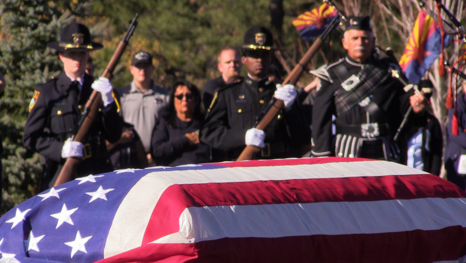 Fallen Show Low police Officer Darrin Reed remembered as a hero ...