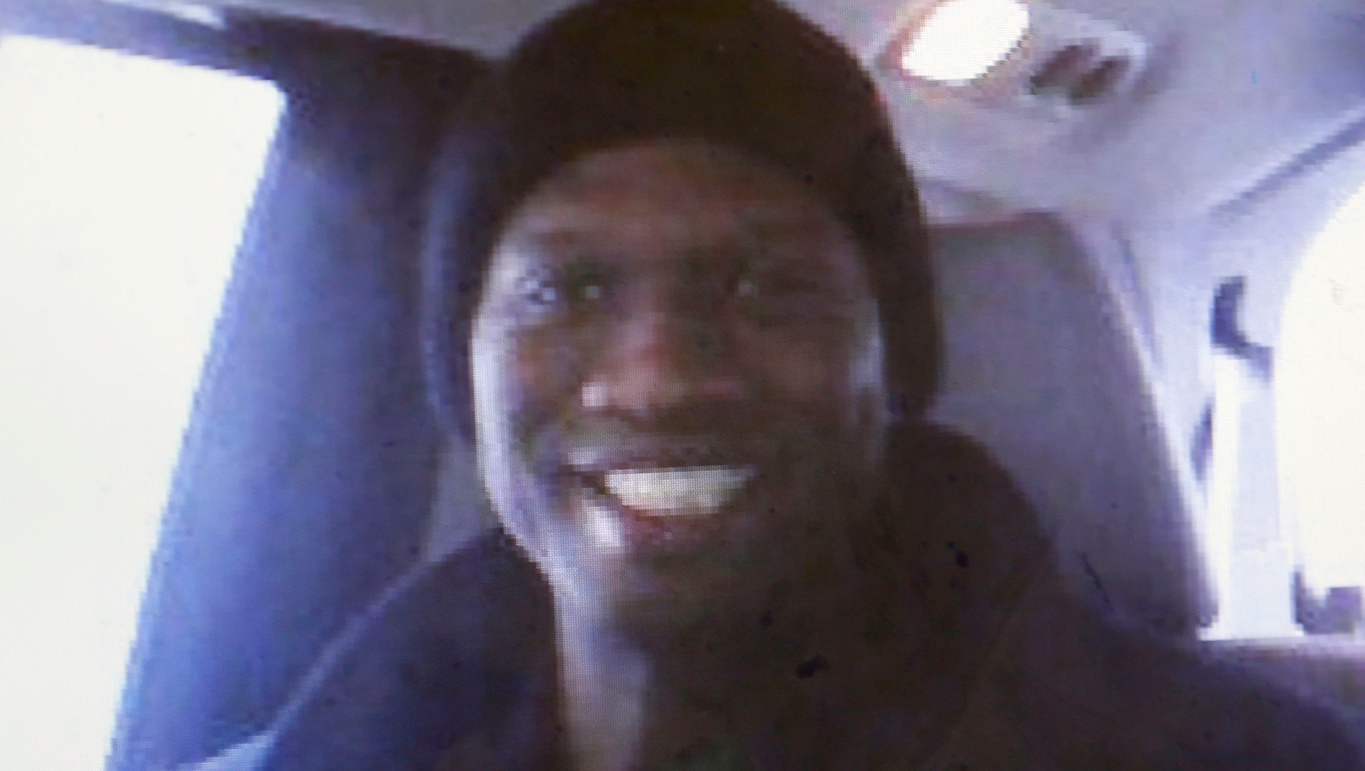 Navy Yard shooter reported hearing voices through walls