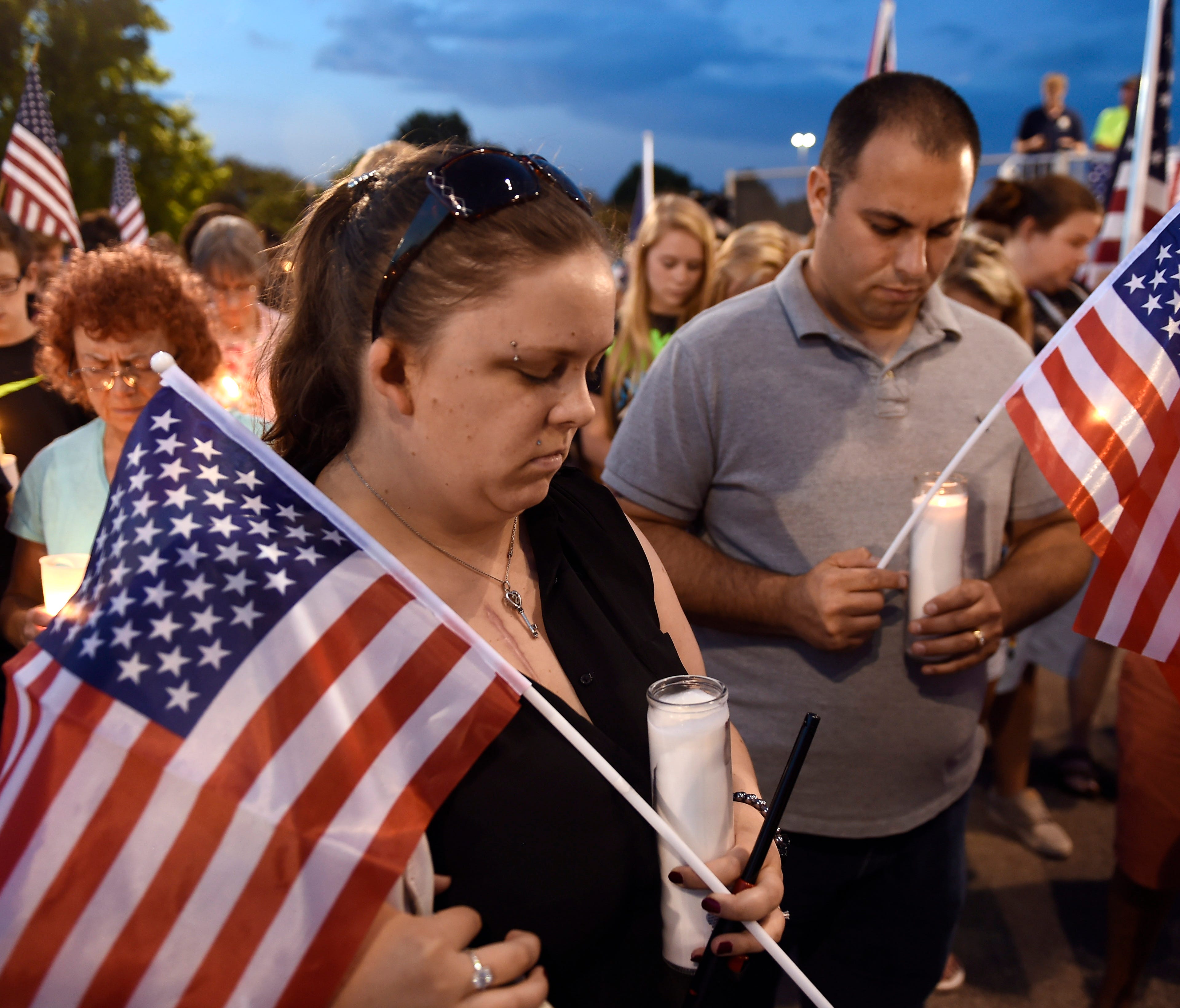 Florida military town mourns Blue Angel's death | king5.com