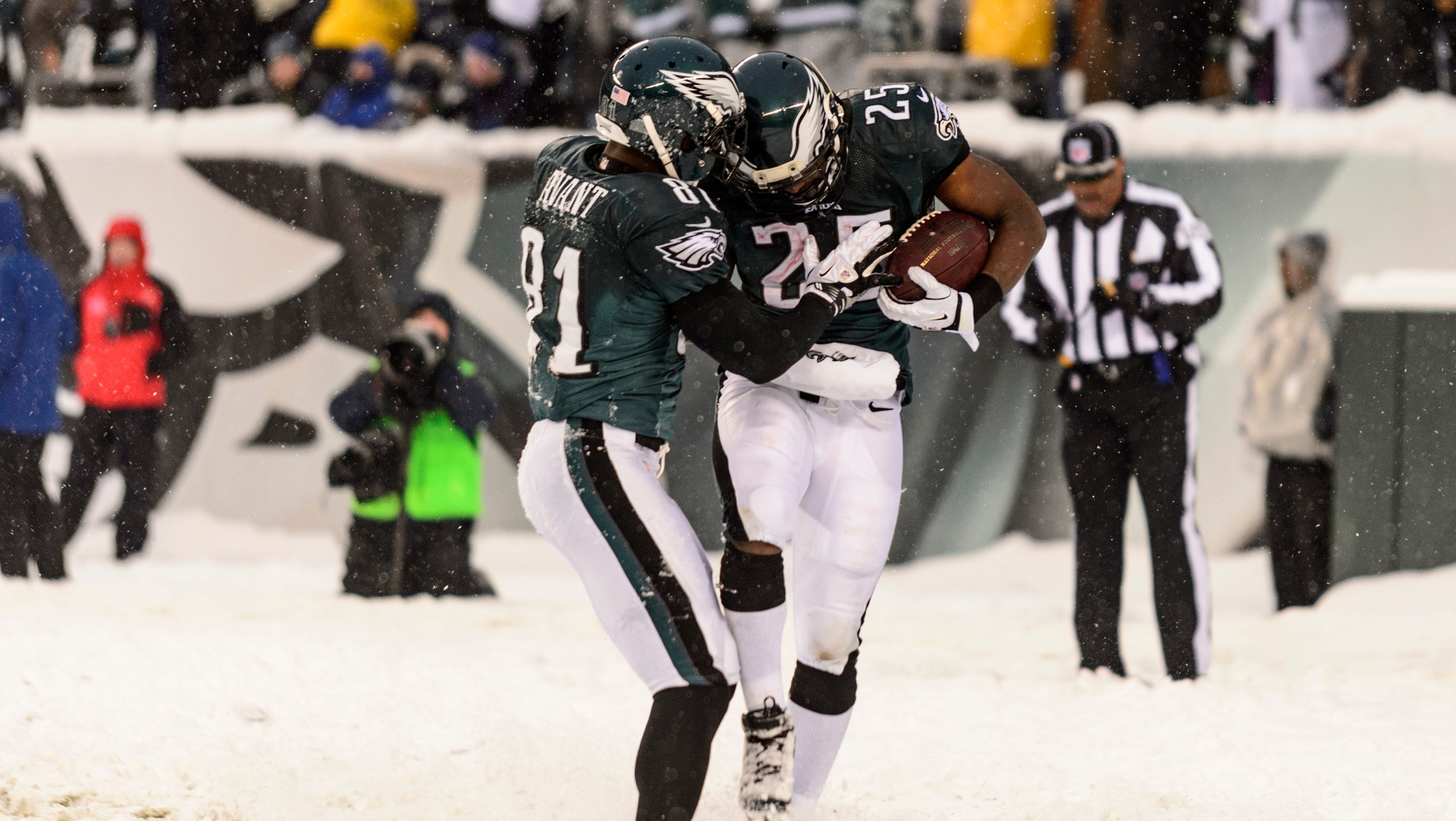 Bell: LeSean McCoy, Eagles smooth in snow vs. Lions