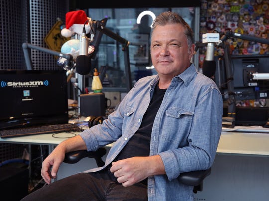 Fans flock to Buzz Brainard's Music Row Happy Hour