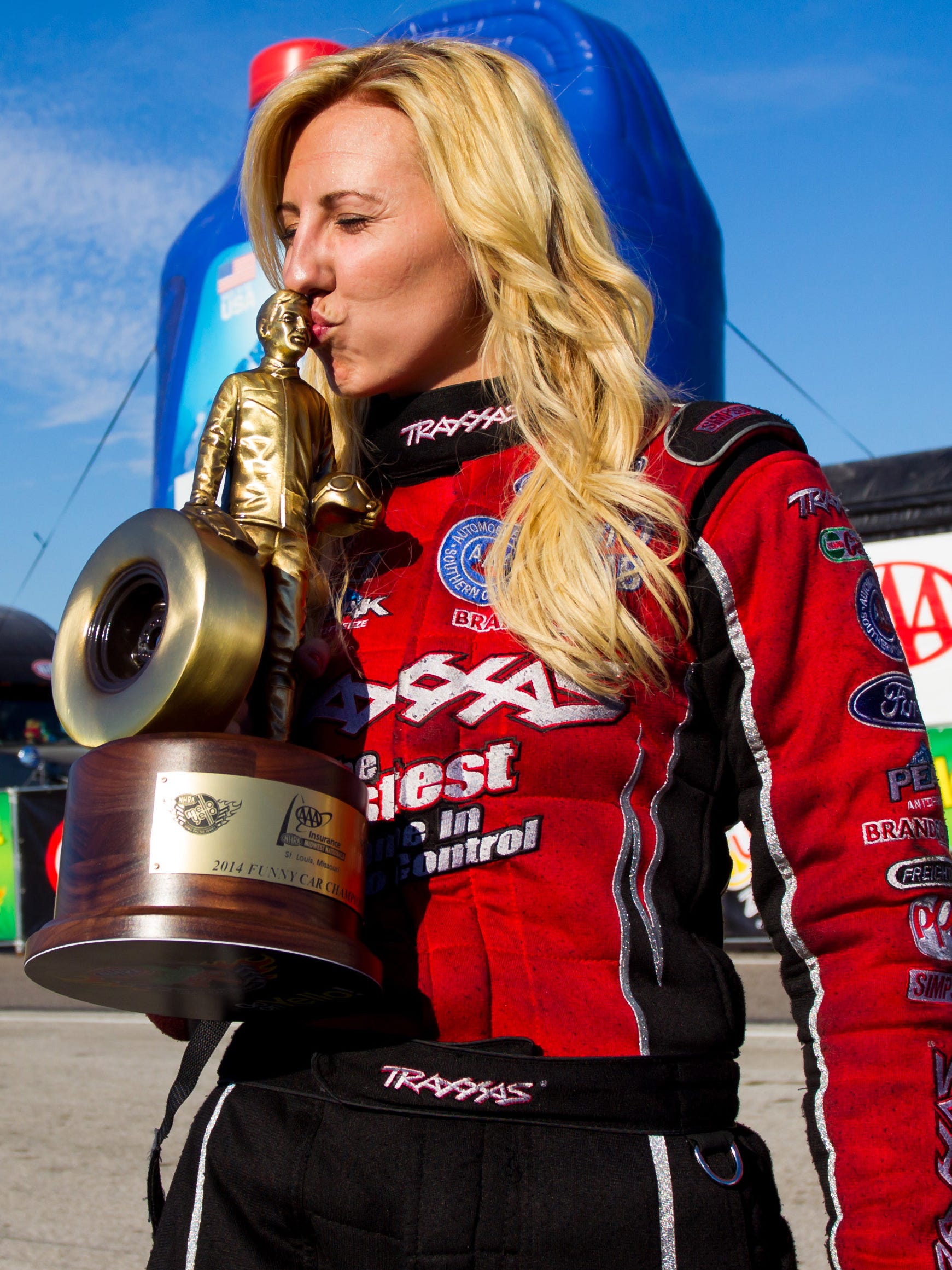 Courtney Force makes history, wins second consecutive NHRA event
