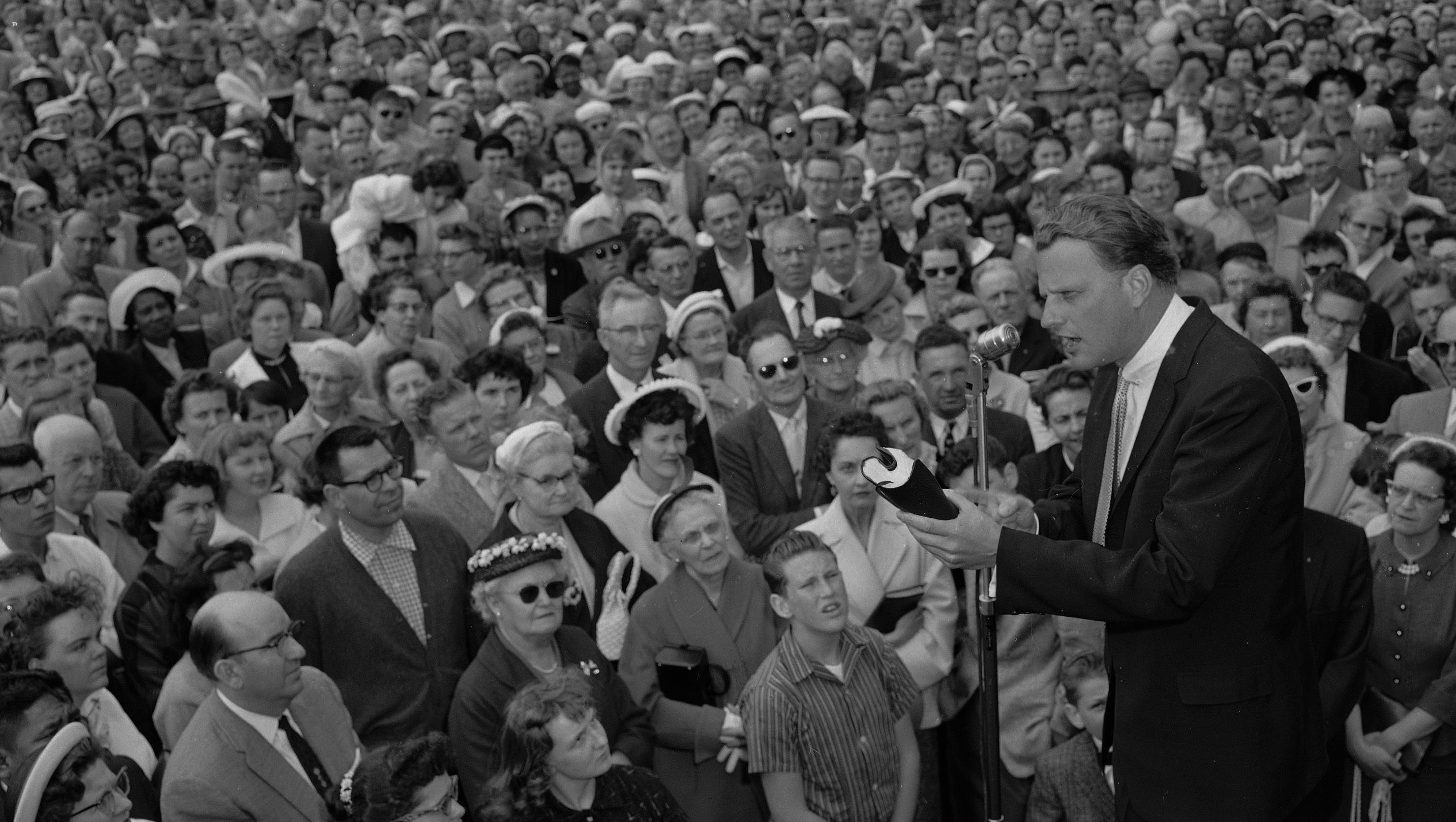 Billy Graham and Franklin Graham: How the preacher's son took over