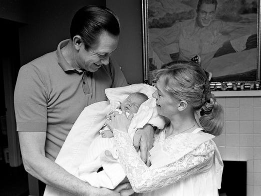 Country Music Hall of Famer Jean Shepard dead at 82