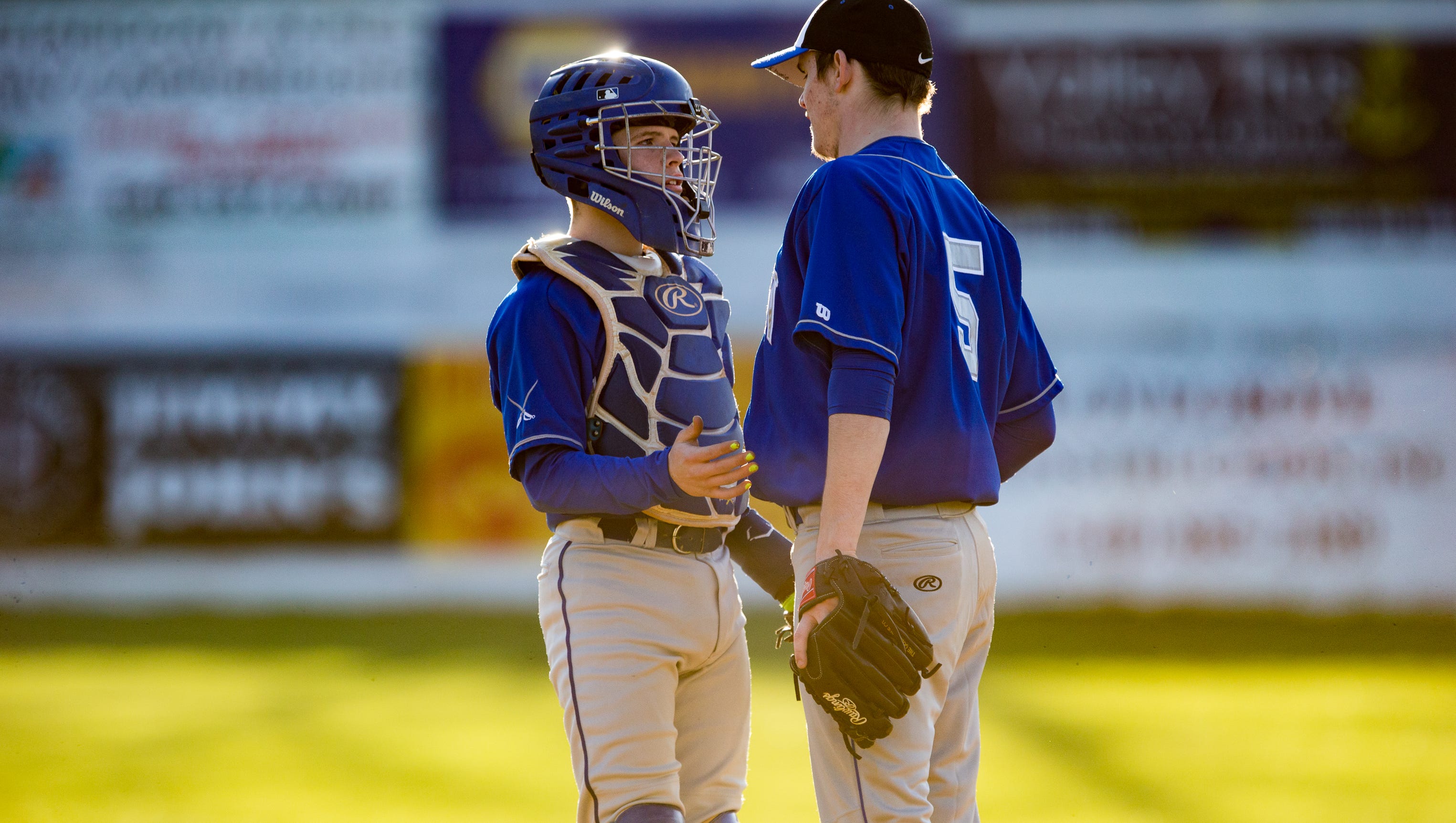 Lee's Larson signs with Bluefield