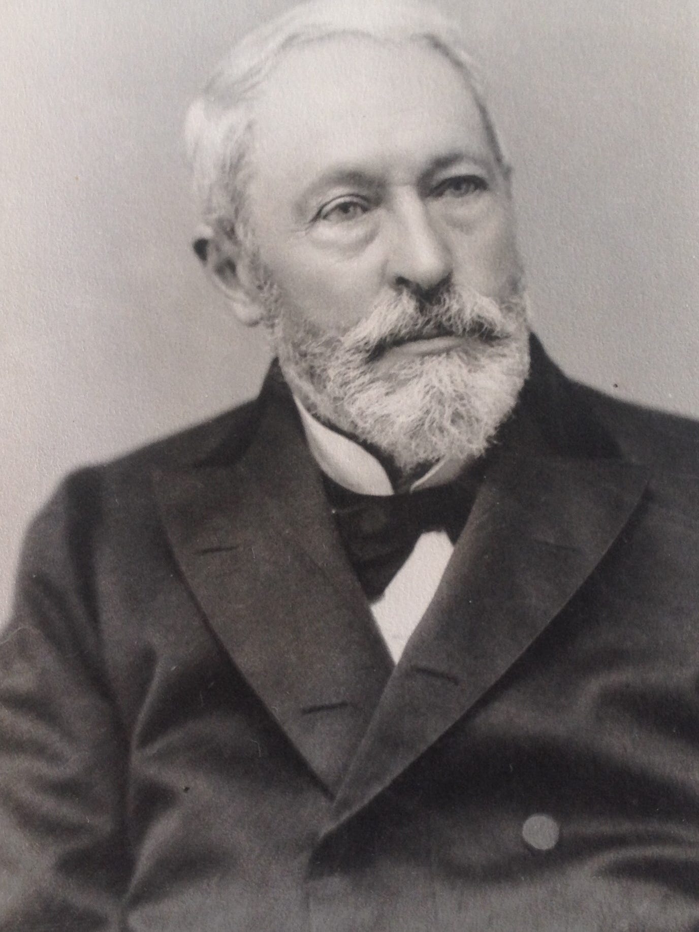 Tycoon who donated 'Genius of Water' nearly lost it all